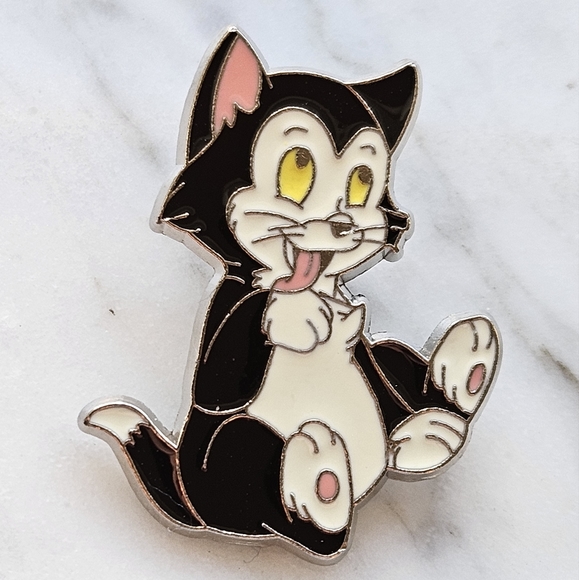 Disney | Jewelry | Figaro From Pinocchio And Minnie Mouse Disney Pin ...